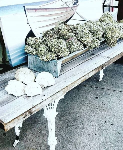 25 Most Charming Rustic Coastal Decor Ideas