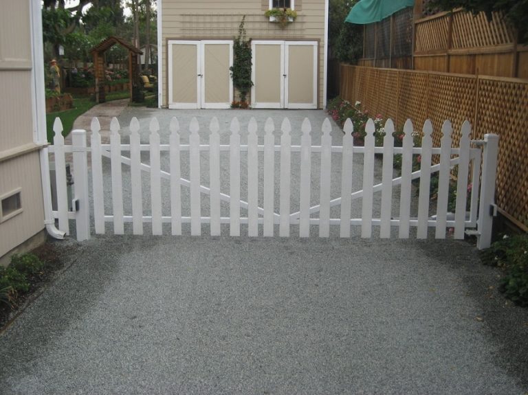 How to Build a DIY Driveway Gate - Full Guide