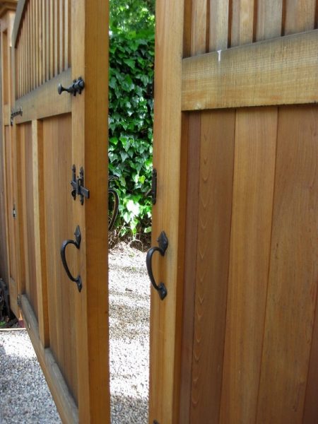 How to Build a DIY Driveway Gate - Full Guide