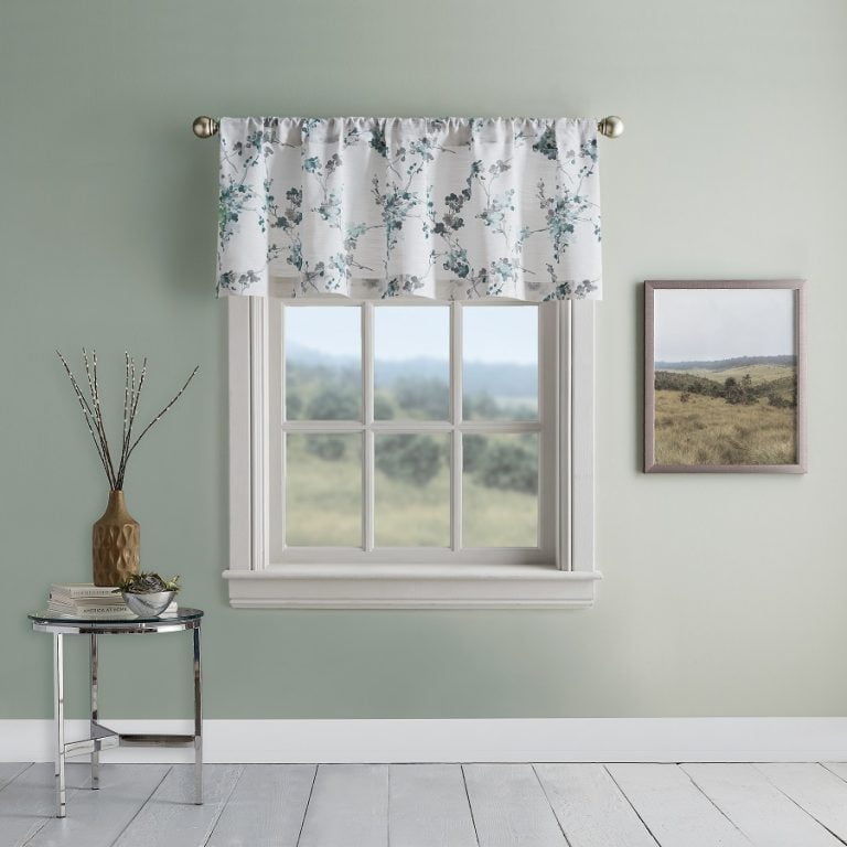 21 Small Window Blinds Ideas - How to Make Them Look Better?