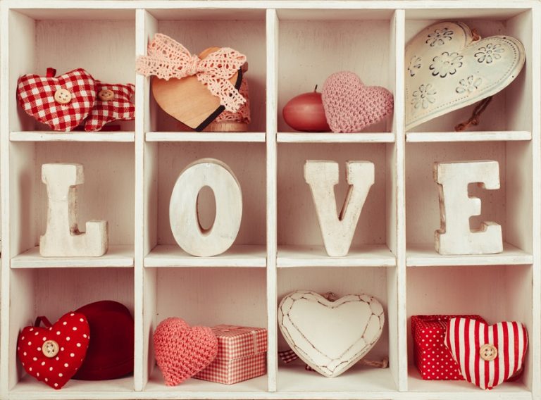 20 Decorative Mirror Alternatives to Reflect Your Style