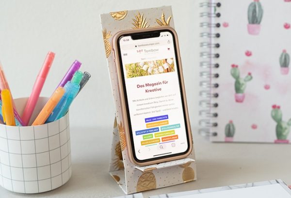 34 Quick & Easy DIY Phone Stand Ideas