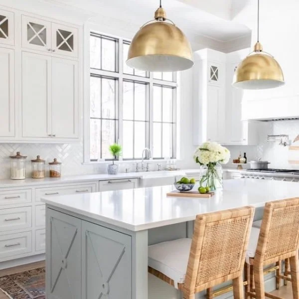 23 Stunning Kitchen Chandelier Ideas