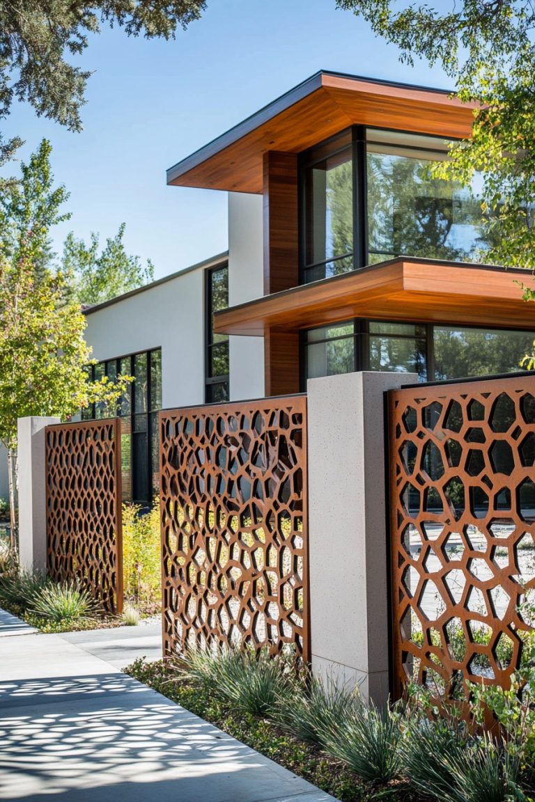 39 Vibrant Colored Fence Ideas to Transform Your Yard