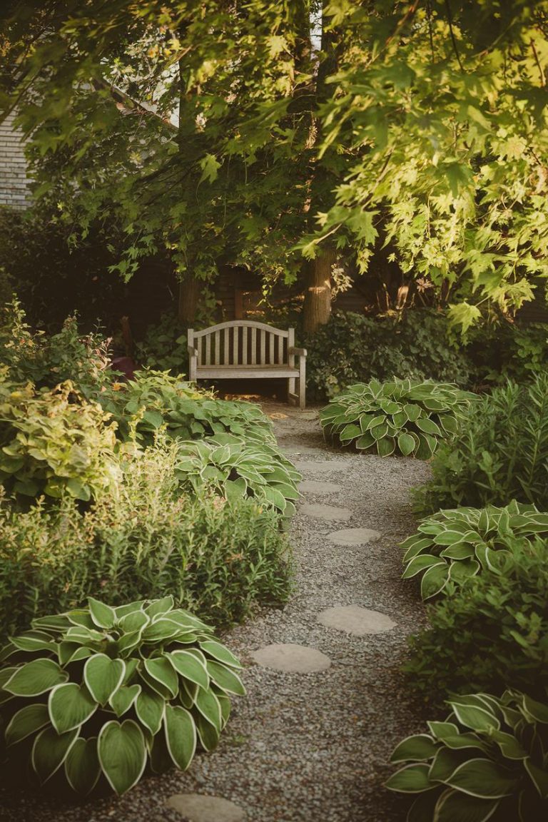 47 Natural Garden Ideas for Easy Outdoor Beauty