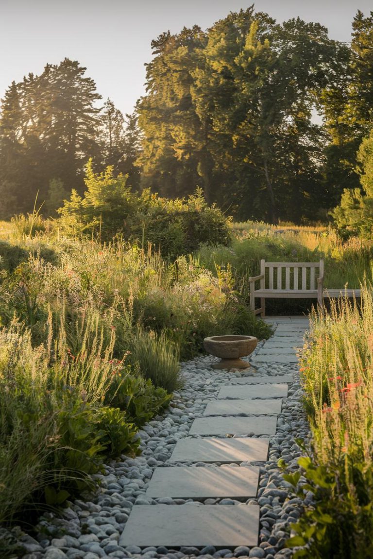 47 Natural Garden Ideas for Easy Outdoor Beauty