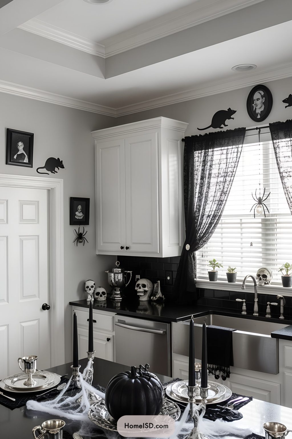 22 Halloween Kitchen Decor Ideas That Are Frighteningly Fabulous