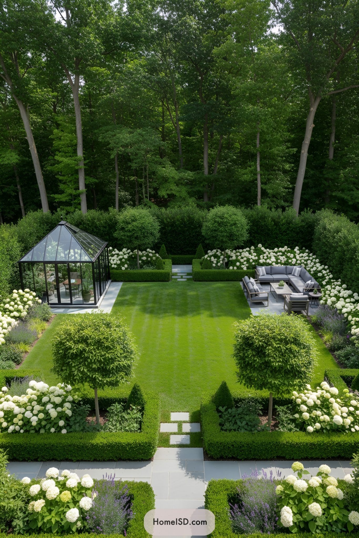 19 Square Landscape Designs That Wow