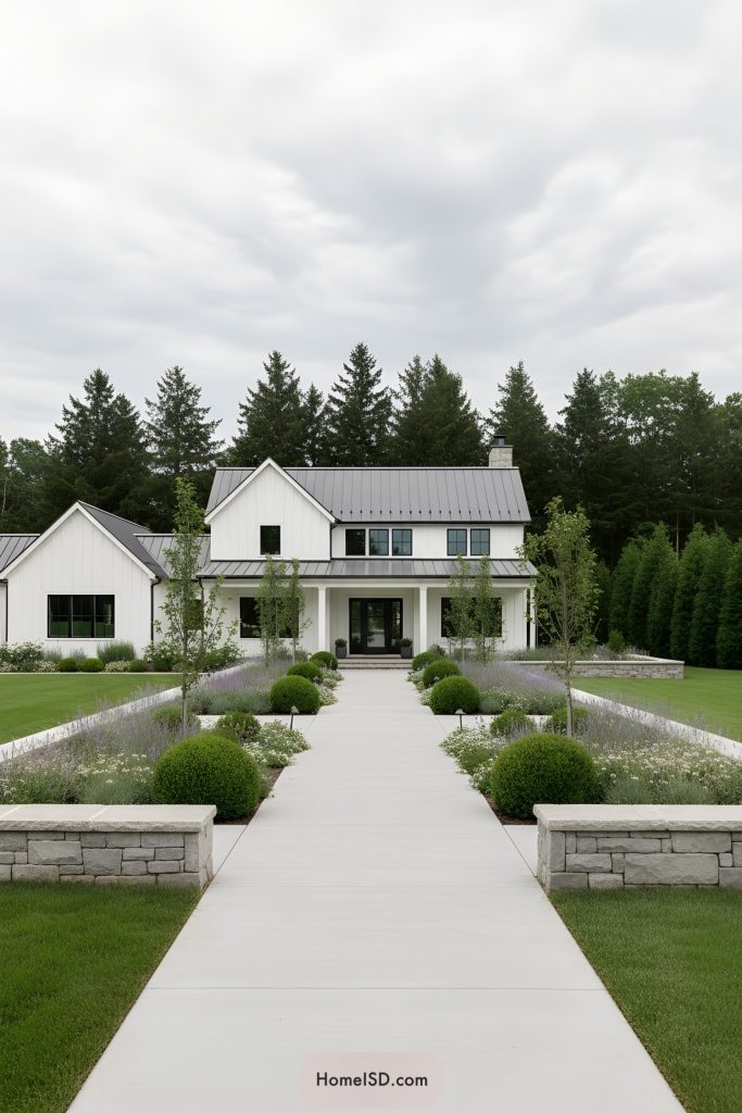 26 Farmhouse Landscape Designs That You'll Fall in Love With