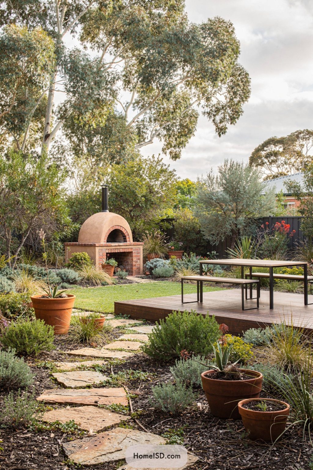 15 Australian Backyard Gardens in Laid Back Style