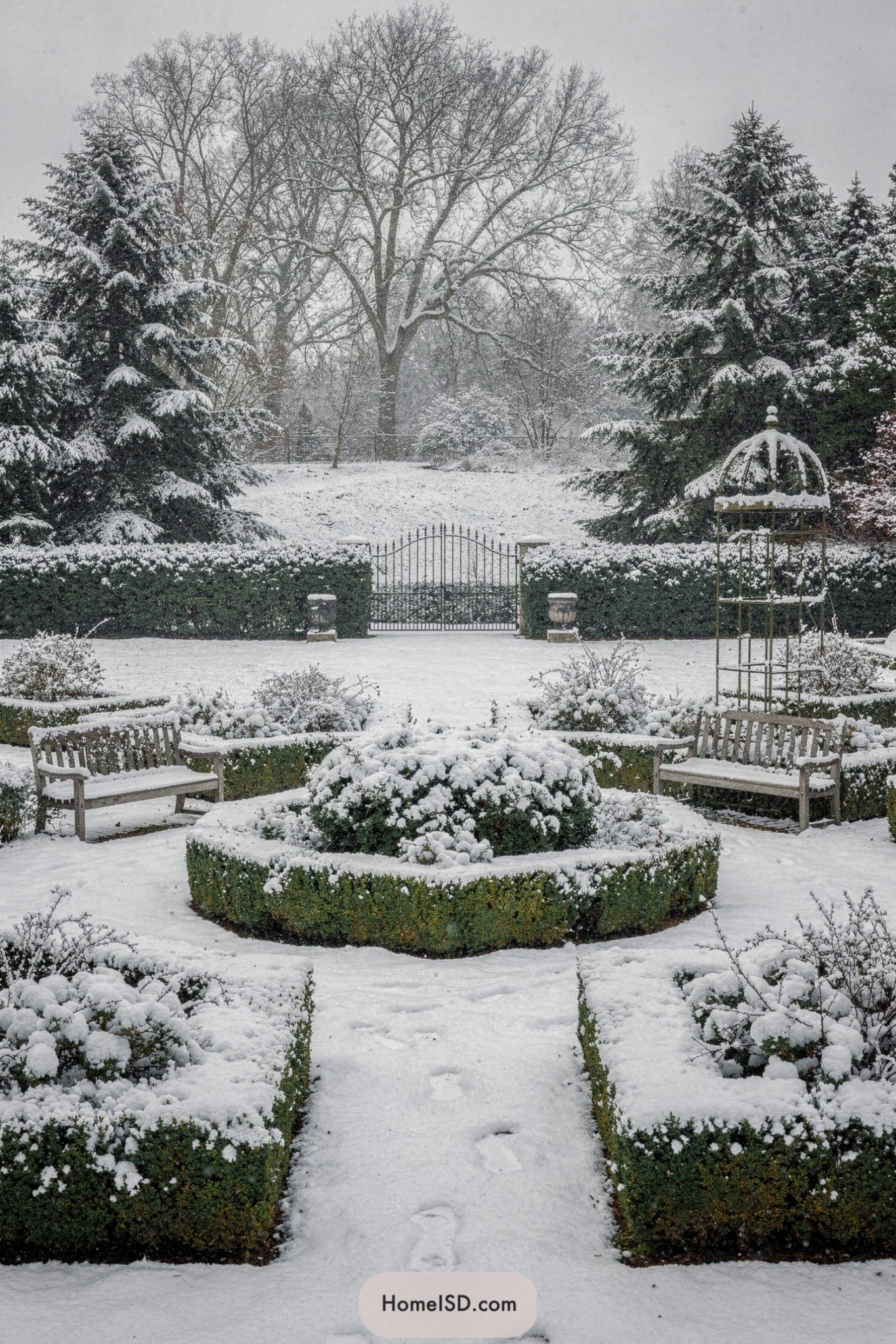 22 Cozy Landscape Designs Inspiring Winter Serenity