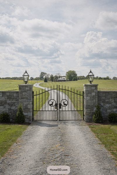 19 Beautiful Farm Gate Designs to Revamp Your Rural Entrance