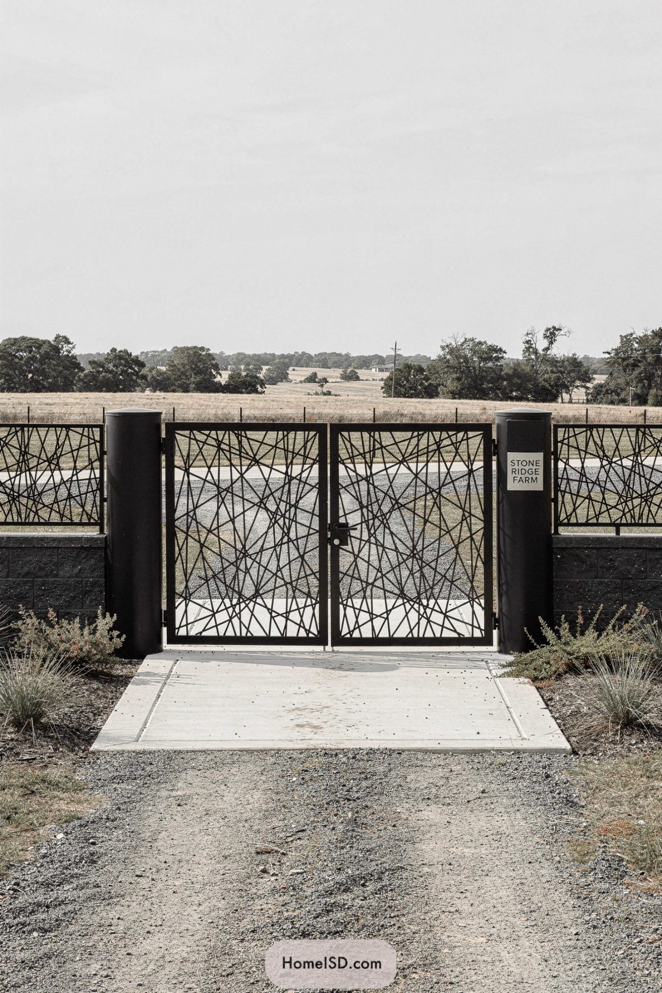 19 Beautiful Farm Gate Designs to Revamp Your Rural Entrance