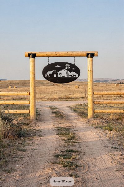 15 Charming Farm Sign Designs to Inspire Your Rustic Retreat